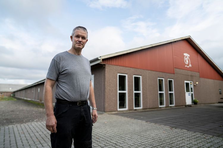 Claus Bruun Jørgensen på gården Grønbo investerar i friska grisar